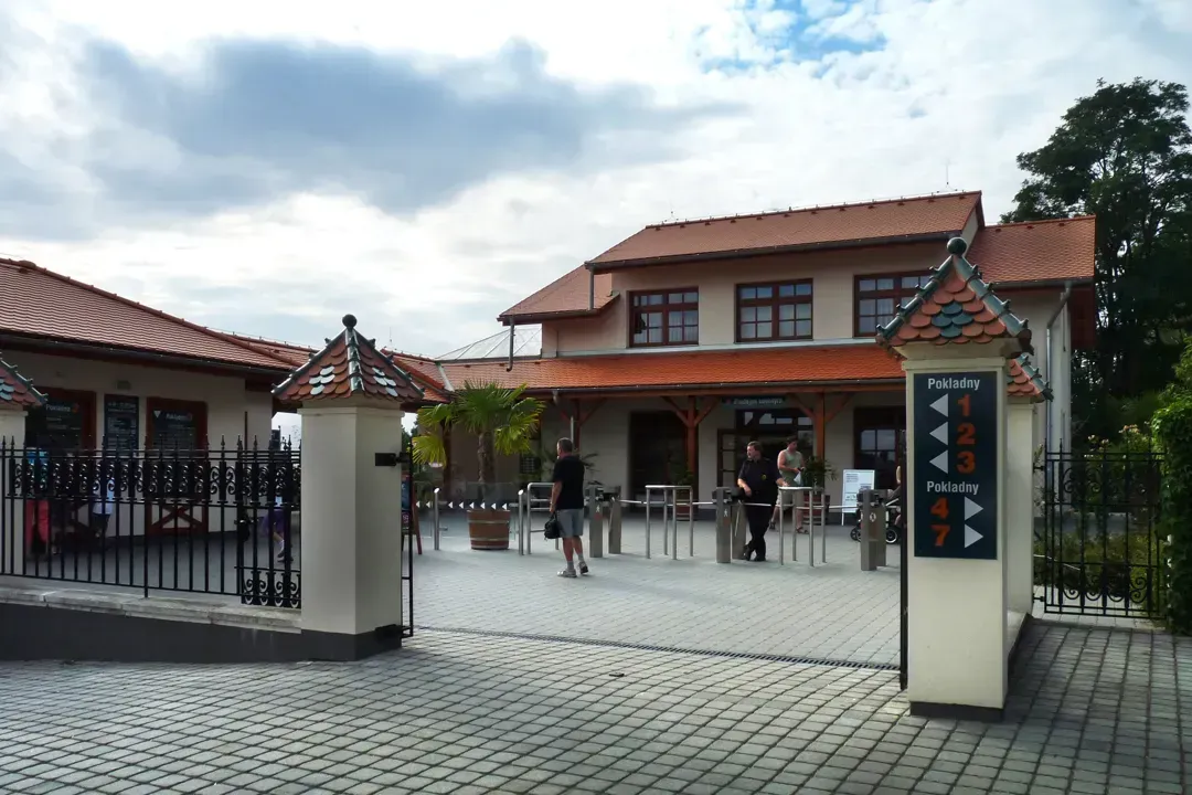 Zlín-Lešná Zoo攻略及週邊必遊景點推薦｜雄獅旅遊