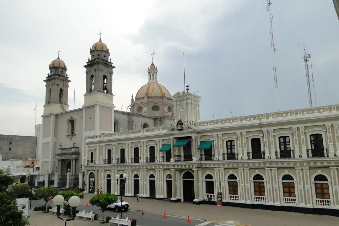 Cathedral Basilica of Our Lady of Guadalupe攻略及週邊必遊景點推薦｜雄獅旅遊